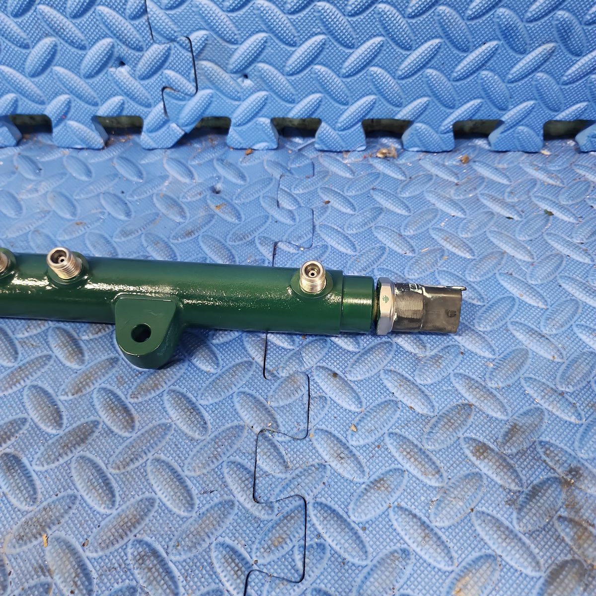 Volvo Penta 6 Cylinder Diesel D6 350 Engine Fuel Rail Bosch 3588740 38 ...