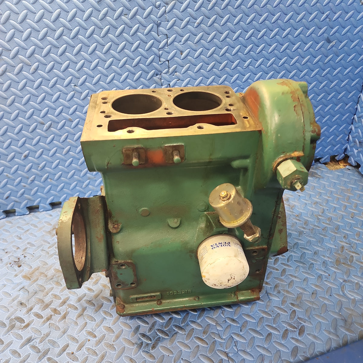 Volvo Penta MD7A 2 Cylinder Diesel Engine Block Sump Crank Pistons Sho ...